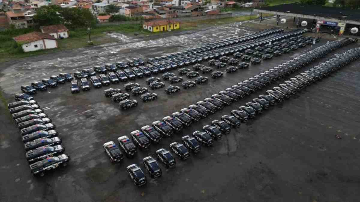 Governo da Bahia entrega novas viaturas para Polícia Civil